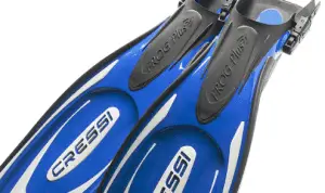 Split Fins vs Regular Fins and Blade Flippers for Scuba Diving