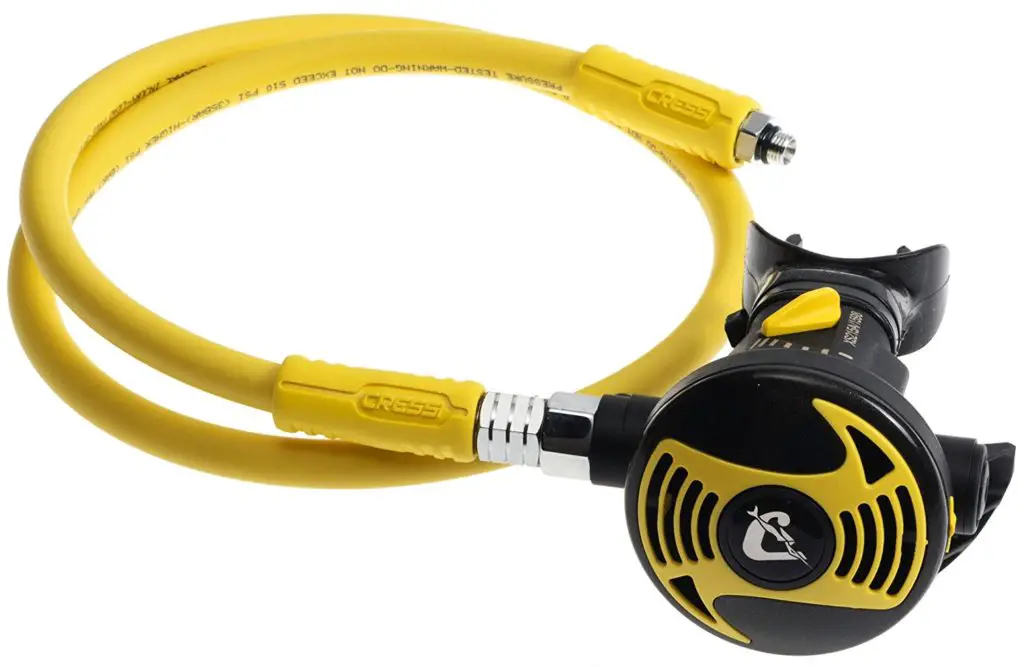 What Kinds of Scuba Octopus Regulators are There? - Scuba Diving Gear