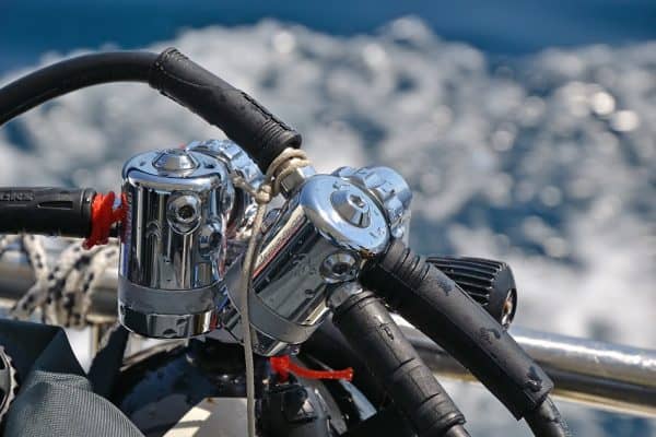 Scuba Regulator Buying Guide - What do you need to know!
