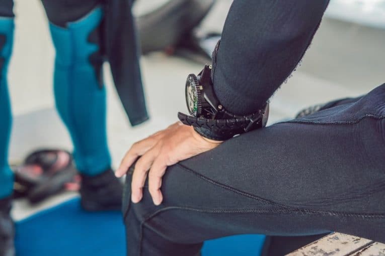 How to Use a Compass When You’re Scuba Diving