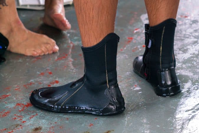 Best Dive Boots for Warmth and Protection - Reviews and Buying Guide